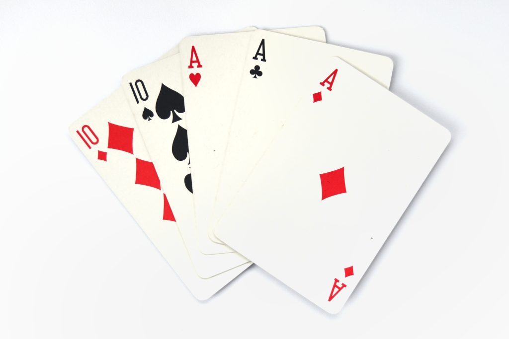 How To Play Thirteen Card Game - Rules & Game Play