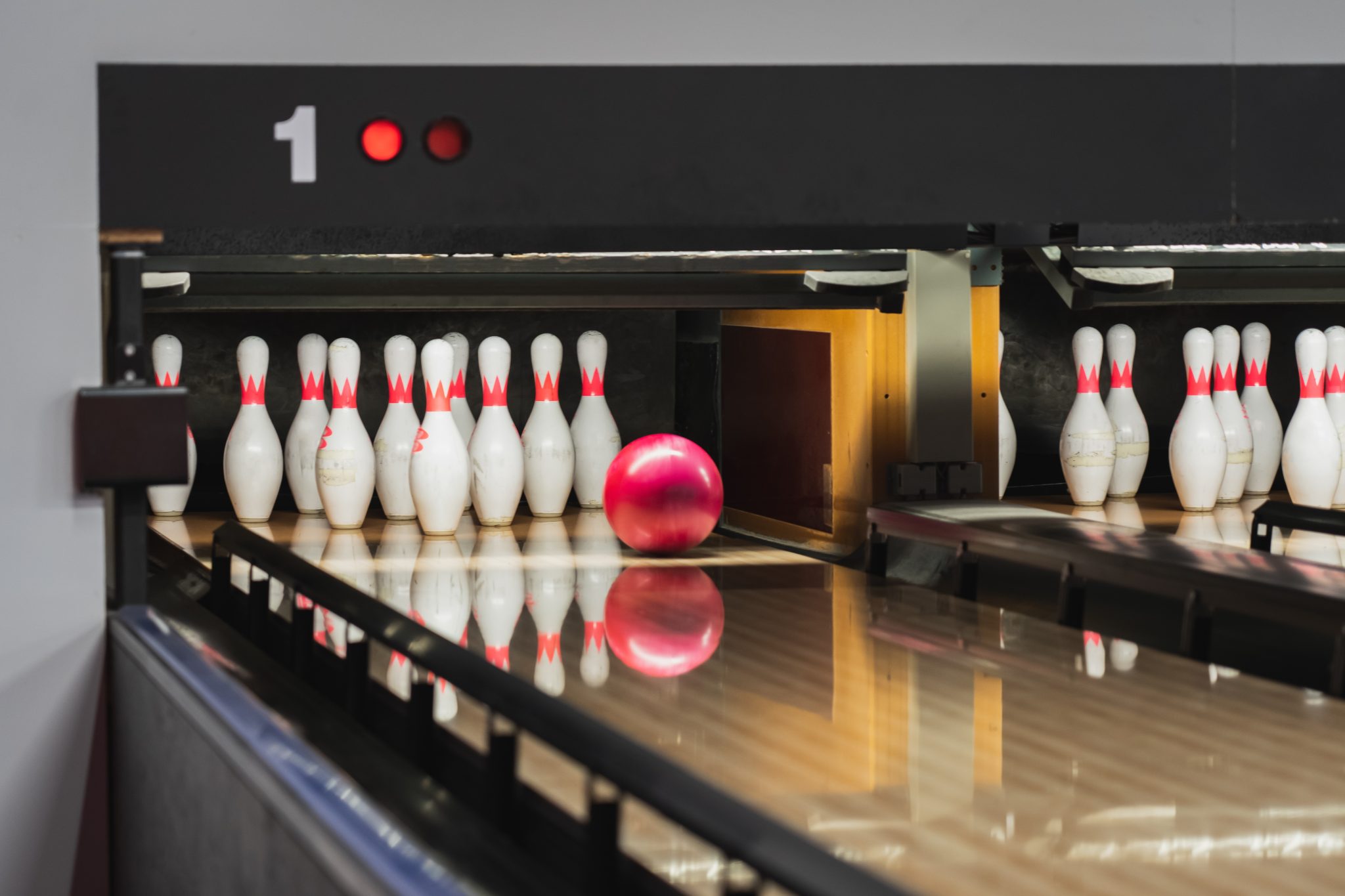 How to Play Bowling: Essential Tips for Beginners to Improve Your Game
