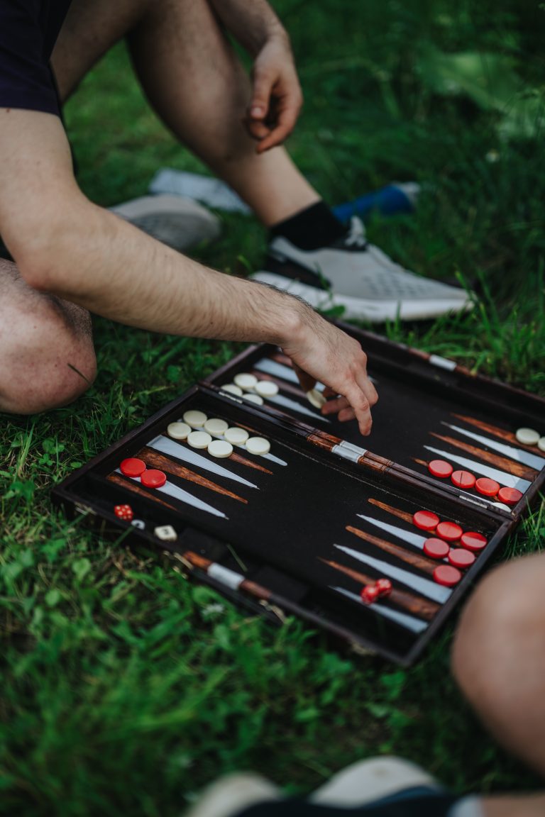 The Ultimate Guide on How to Set Up Backgammon Board: Rules and ...