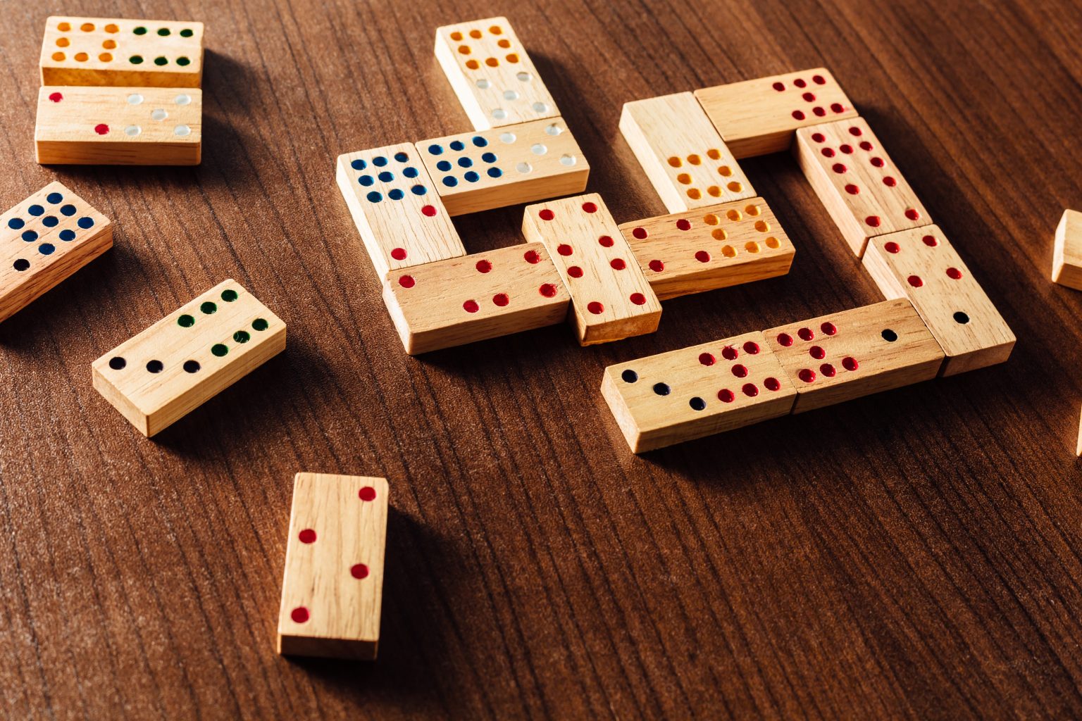 How to Play Dominoes, Rules and Strategies Explained